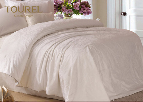 China Jacquard Cotton Hotel Quality Bed Linen / Bed Sheet / Hotel Bed Linen With Customized Logo supplier