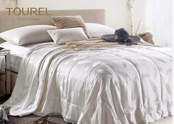 China Jacquard Fabric 5 Star Bed Linen Embossed Polyester Customed Size supplier