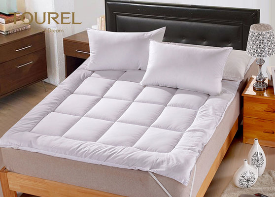 China White Queen Bed Mattress Protector For Hotel Hospital Spa Home supplier