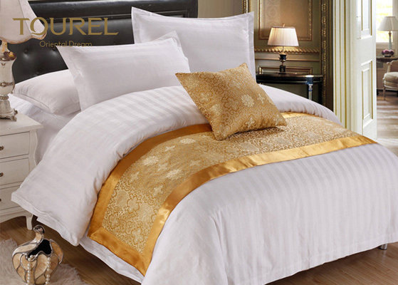 China Custom Printed Polyester Canvas Gold Bed Runner / Burlap Table Runner supplier