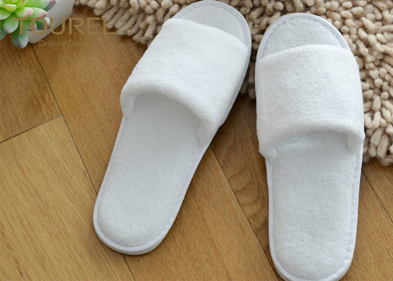 China Open Toe Coral Fleece Disposable Hotel Slippers White With EVA Sole supplier
