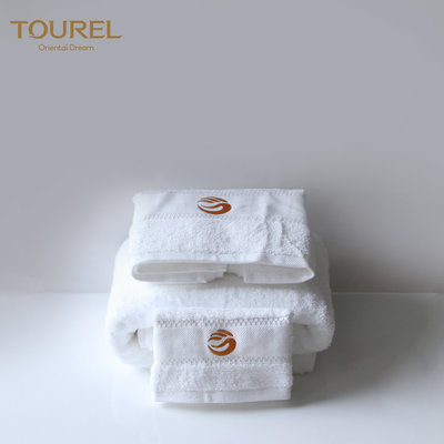 China Luxury White Hotel Bath Towel 100% Cotton supplier