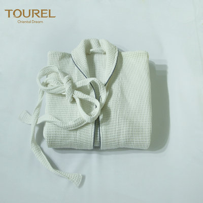 China Luxury White Cotton Robe Womens Cotton Waffle Embroidery Logo Bathrobe supplier